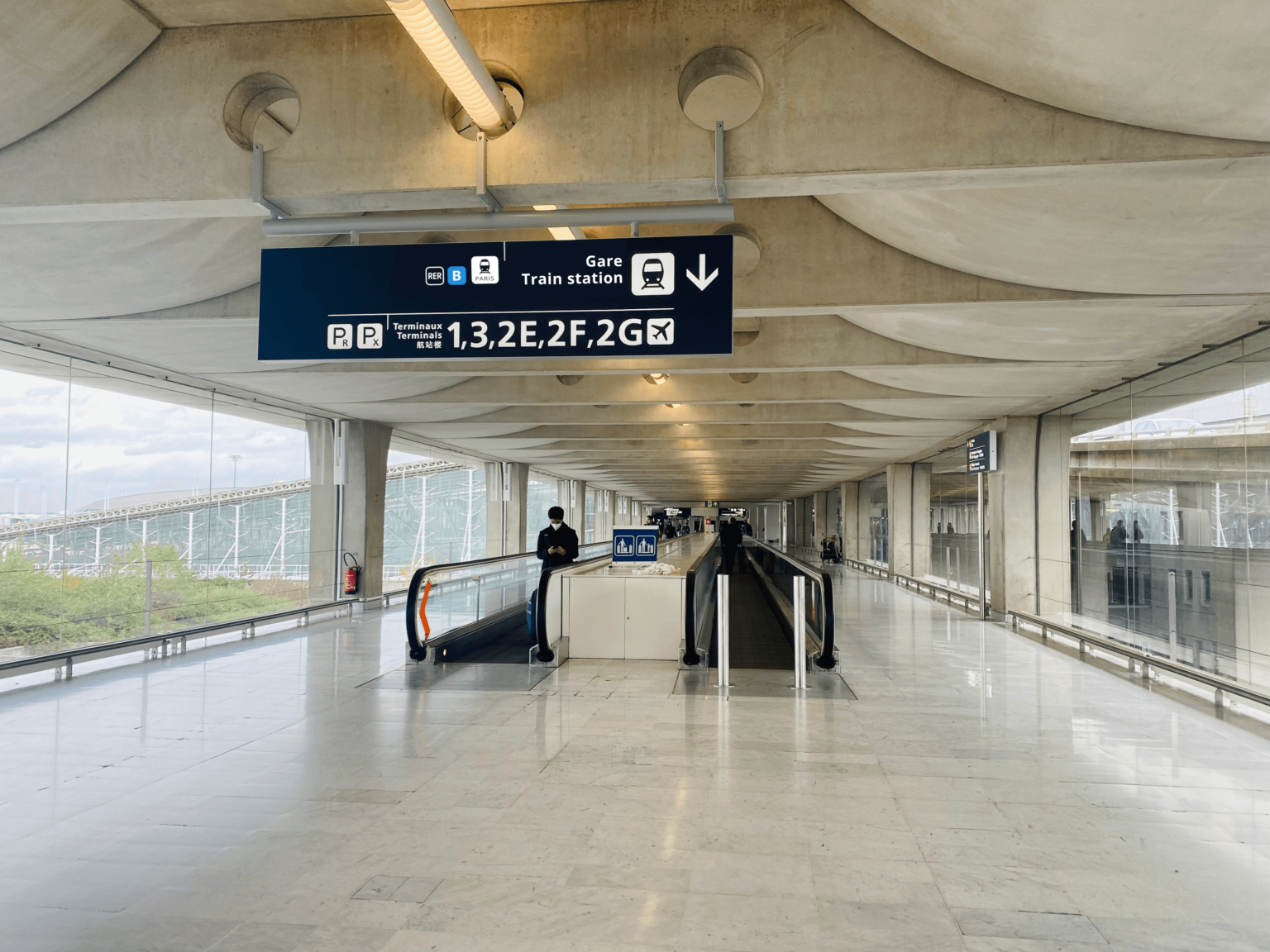 Parcours entre Terminal 2 et Terminal 3-Roissypole – AEROPORT CHARLES ...